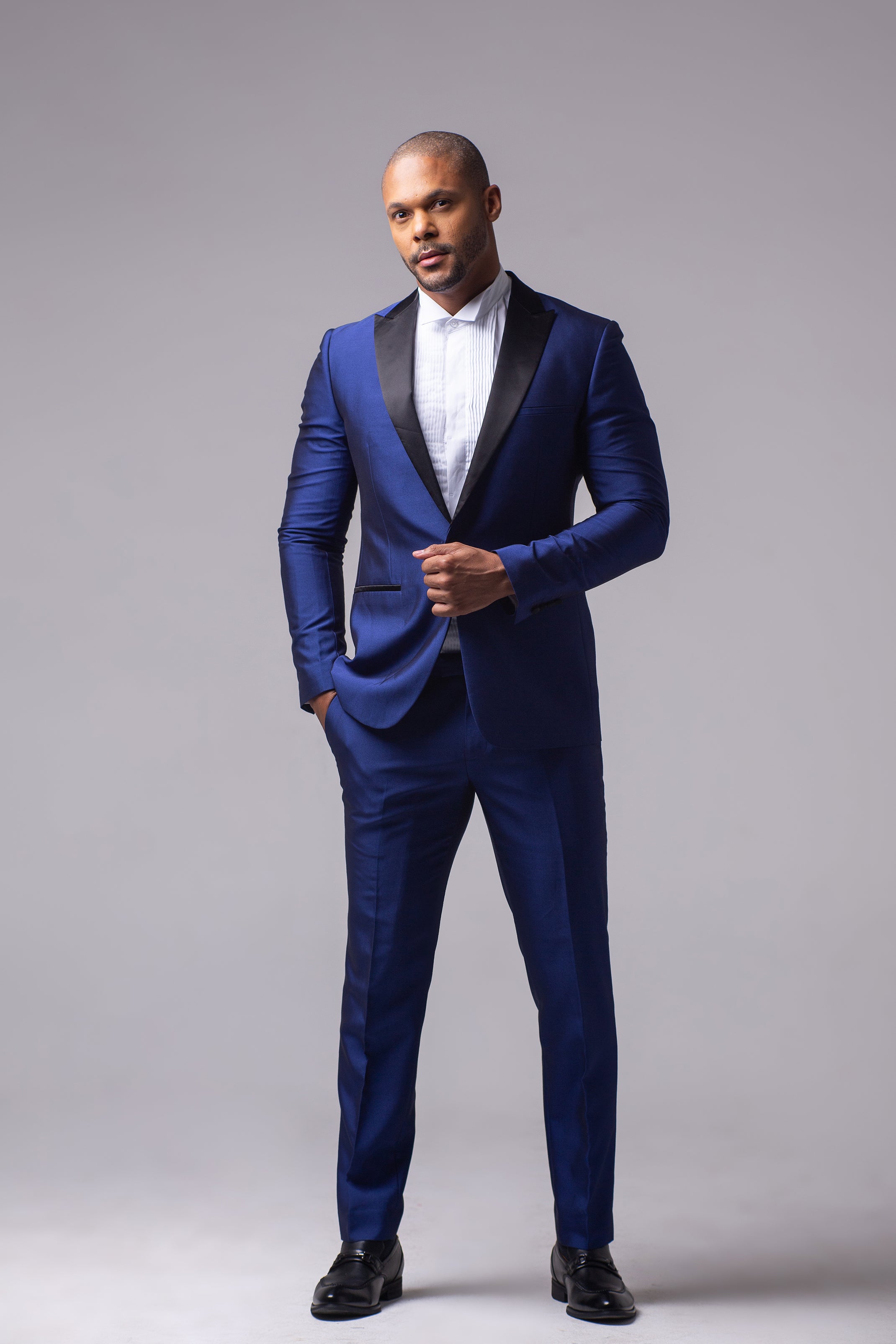 HOMEM-FATO AZUL ESCURO ACETINADO NOVO – zopo