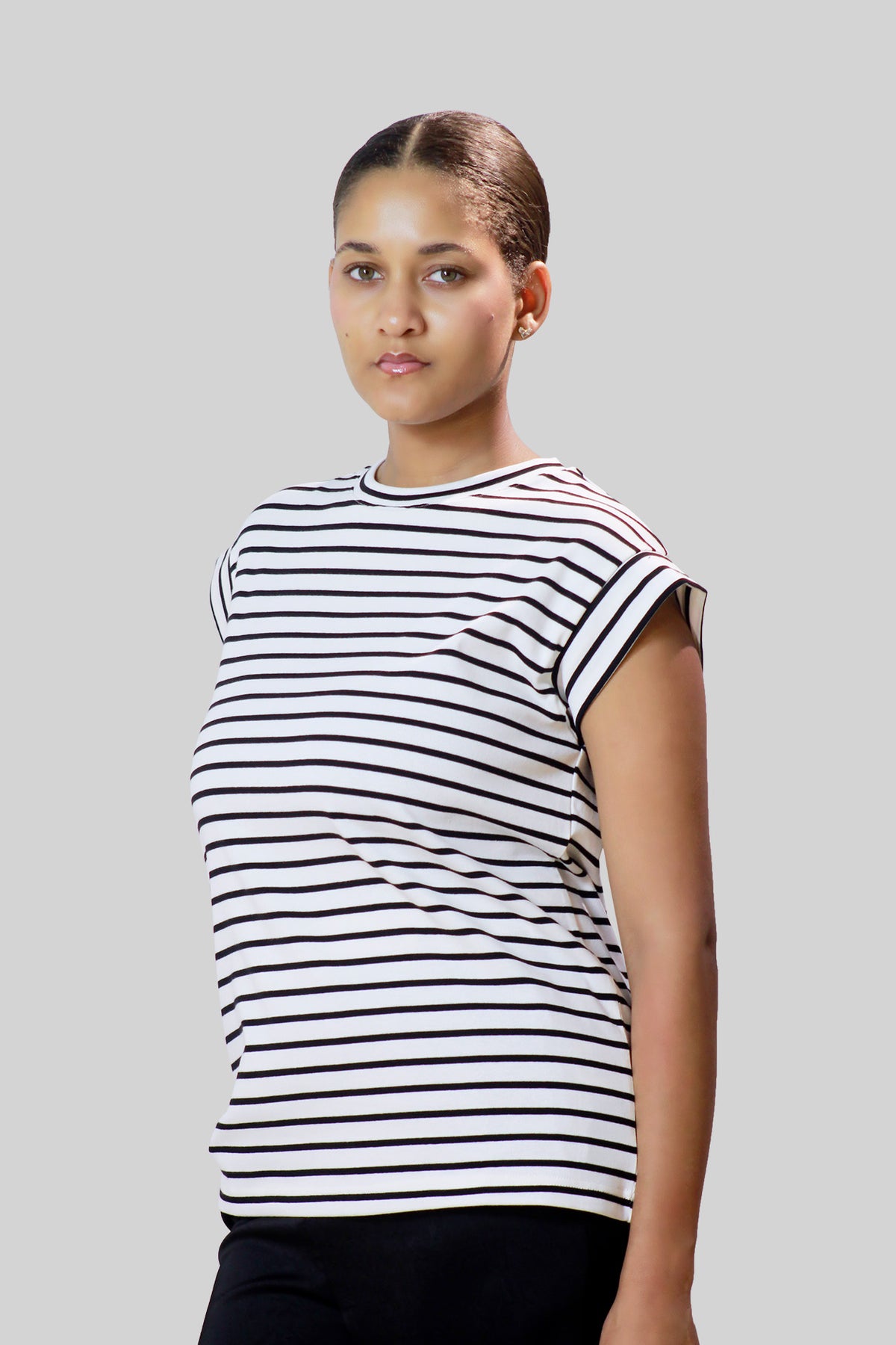 MULHER-BLUSA LISTRAS PRETAS NOVA – zopo